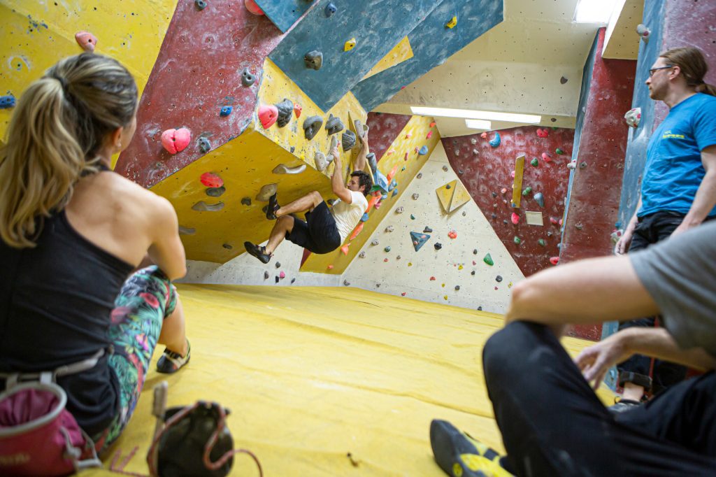 Adult Climbing courses & sessions – Glasgow Climbing Centre
